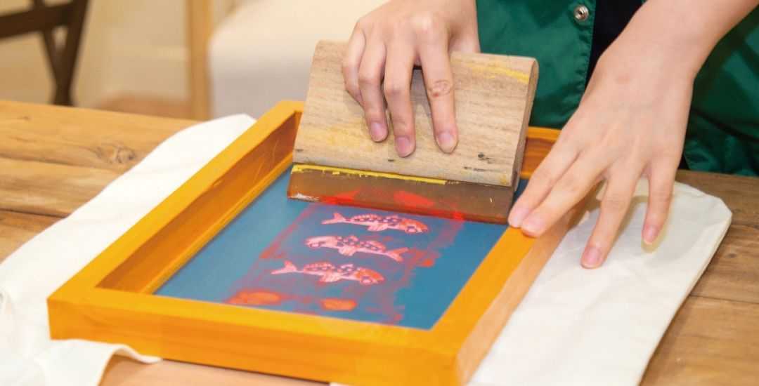 Silk Screen Printing On Plastic: Techniques, Applications, And Tips | Beska